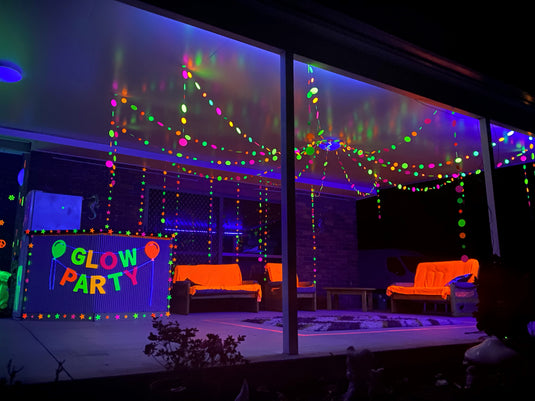 How to do a Glow in the Dark Party? – PARTY GOAT